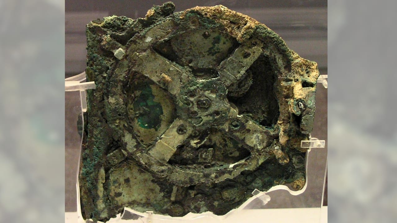 12 Facts About the Mysterious 2000-Year-Old Computer Found in Shipwreck